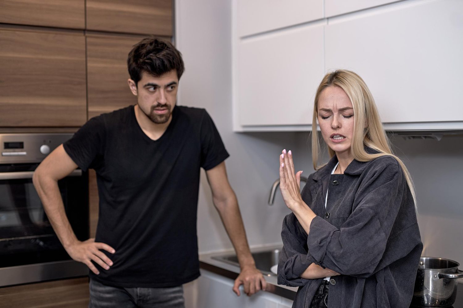 How To Deal With An Angry Wife (Stay Calm & Regain Respect ...